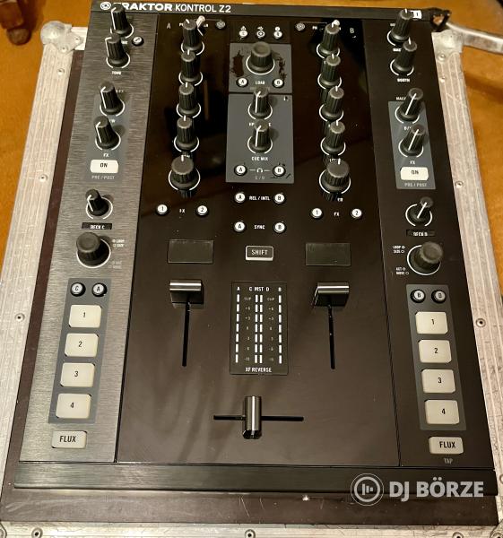 Native Instruments Traktor Z2 Profi DJ Keverő - DJ Börze